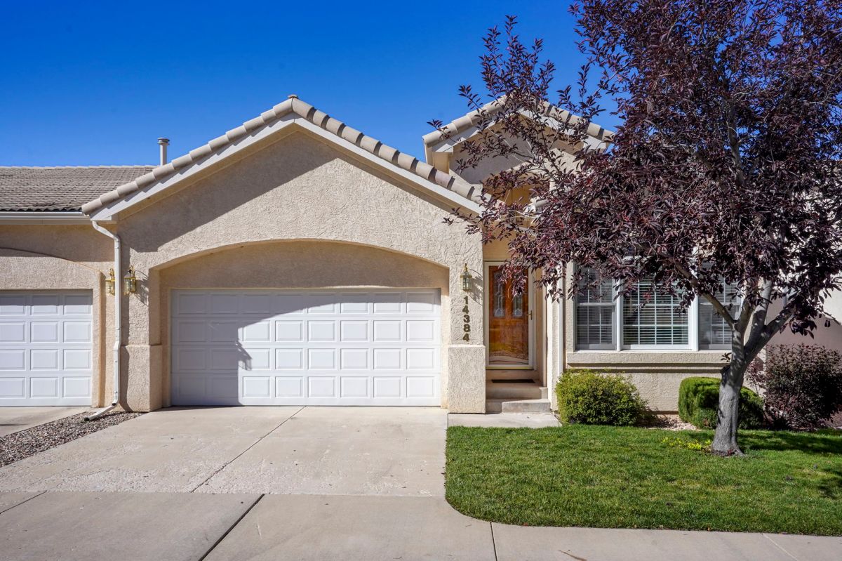 SOLD: $470,000 End Unit Townhome! – Andrea Rowley │ ERA Shields